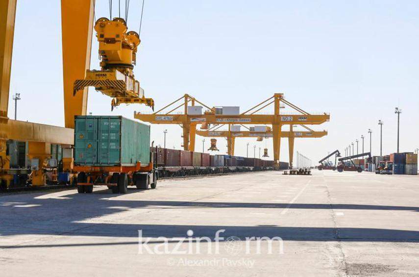 Kazakhstan to build new dry port at Bakhty checkpoint - President