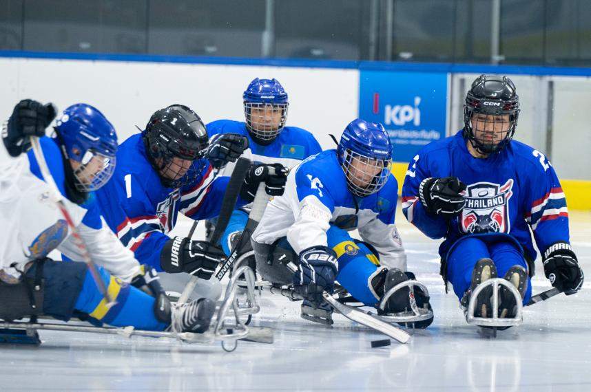 Kazakh national para hockey team grabs silver at their 1st-ever World ...