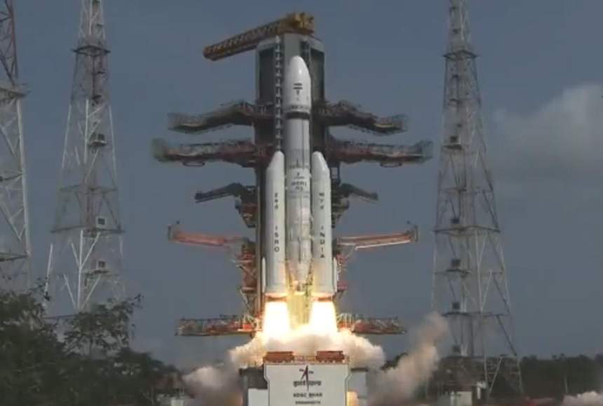 Indian rocket places 36 satellites into orbits