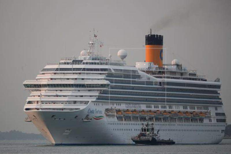 Cruise ship turned away from Thailand, Malaysia docks in Singapore
