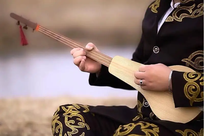 Kyrgyzstan to celebrate Komuz Day