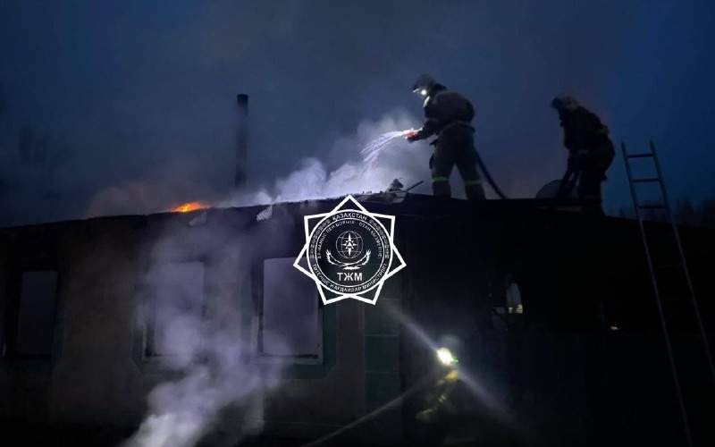 2 газовых баллона вынесли огнеборцы во время пожара в Алматинской области