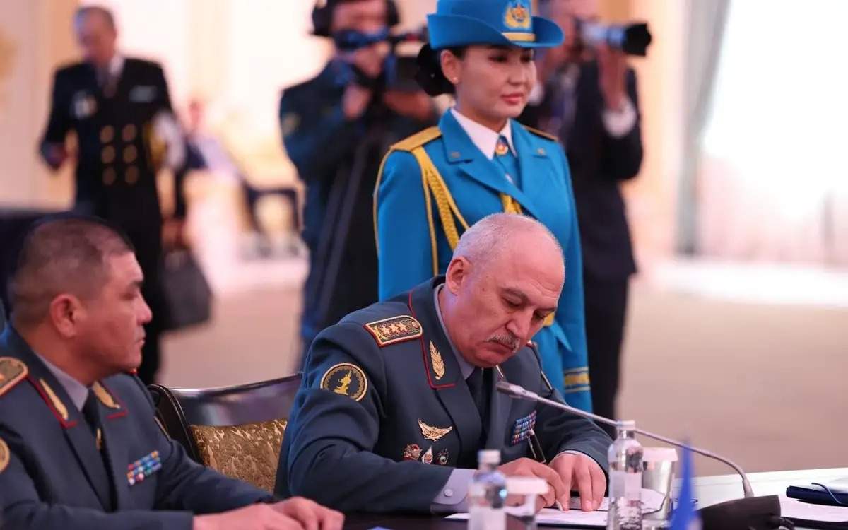 CSTO Defense Ministers sign documents aimed at equipping collective ...