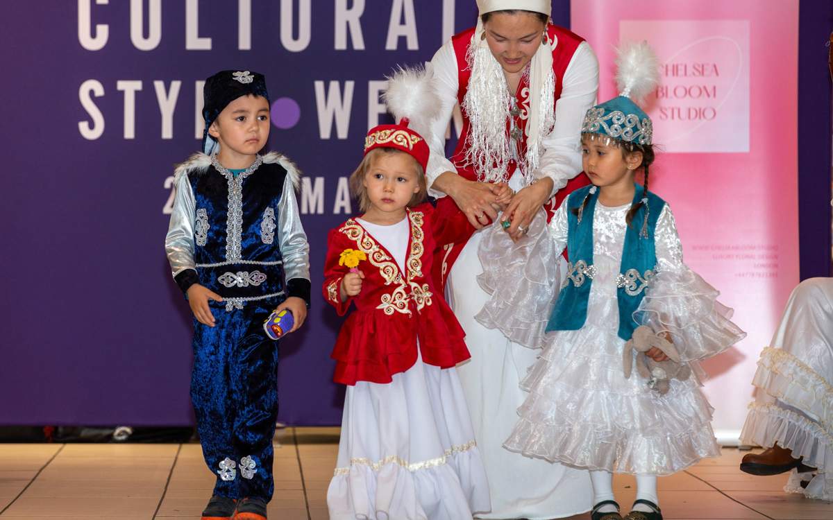 Kazakh children dazzle London with traditional attire