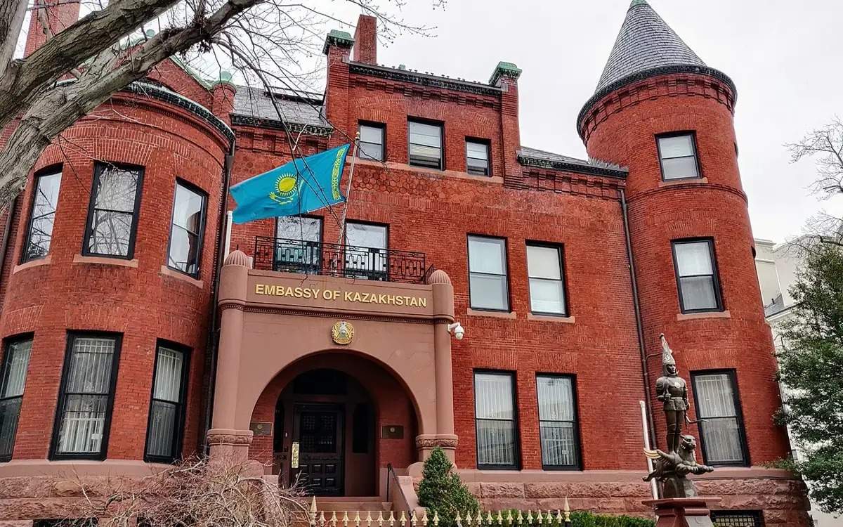 Kazakh Embassy warns Kazakhstanis staying in US of migration rules ...