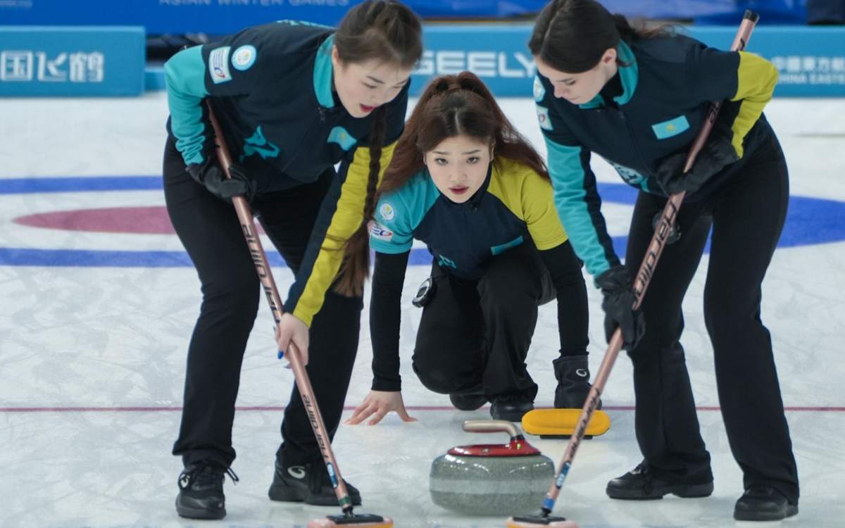 Kazakh women's curling team upset by Japan in Harbin, ranks 4th