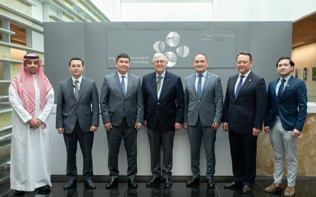 Kazakh ambassador meets with KAUST President in Saudi Arabia