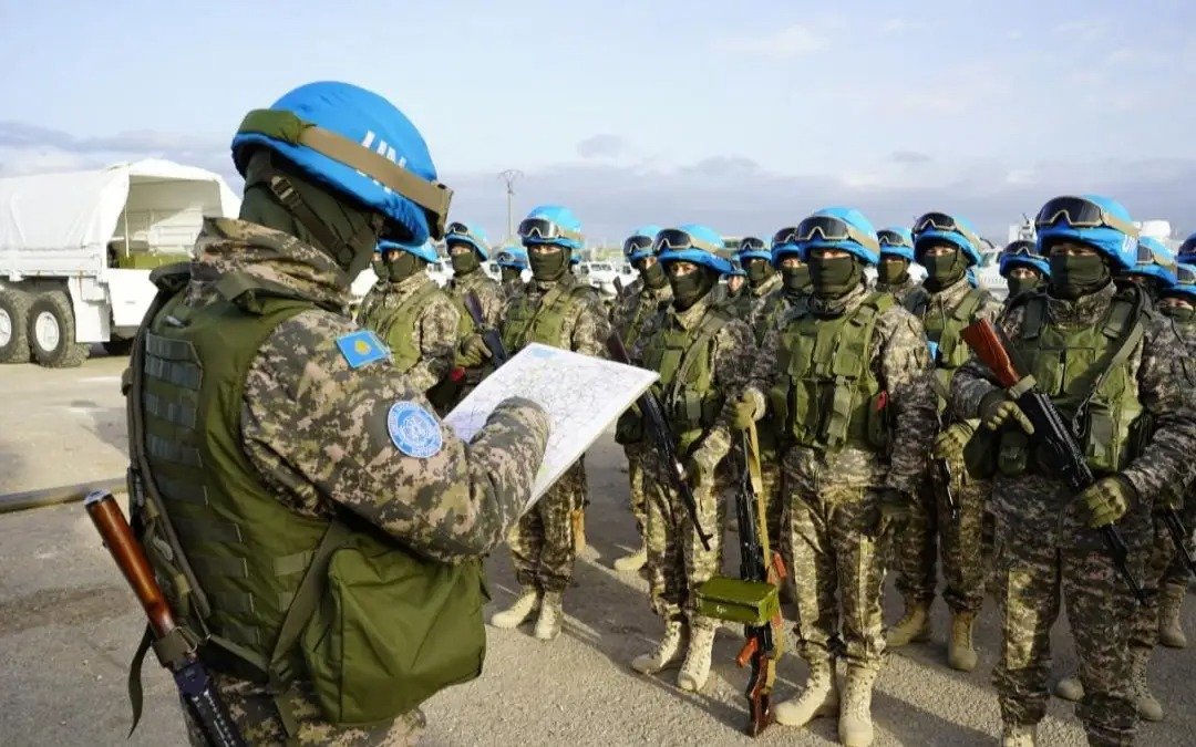 Head of State awards Kazakhstani peacekeepers
