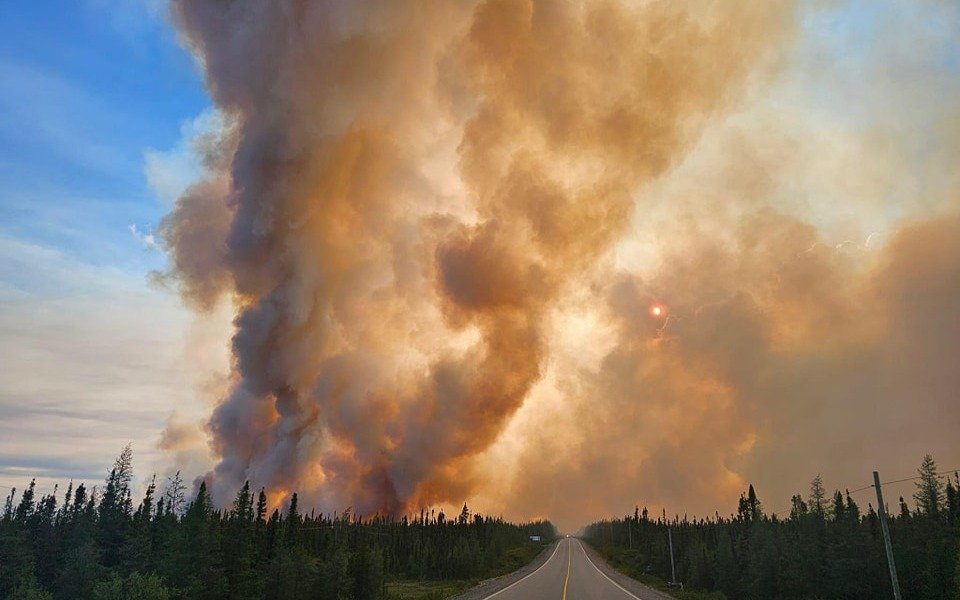 Canadian wildfire smoke reaches Europe