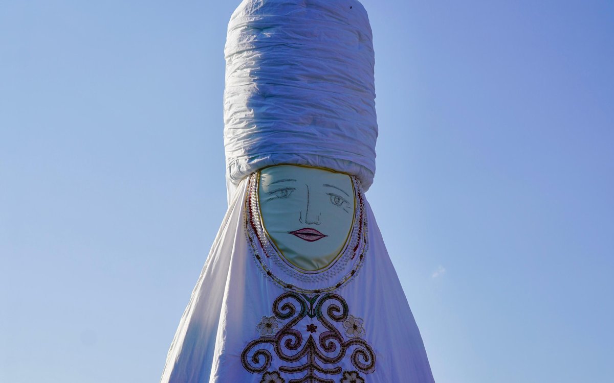 Giant kimeshek installed in Kazakhstan’s Pavlodar region enters ...