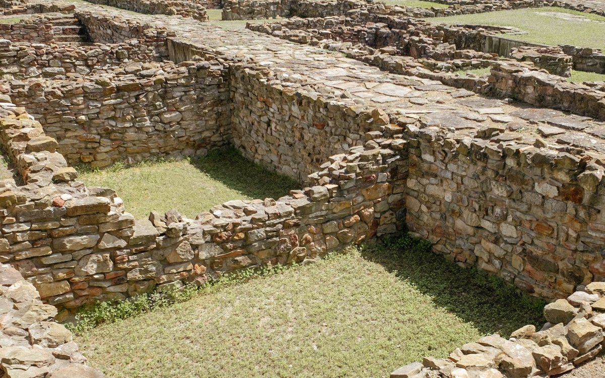 Indian archaeologists uncover multi-era settlementlinked to early five ...