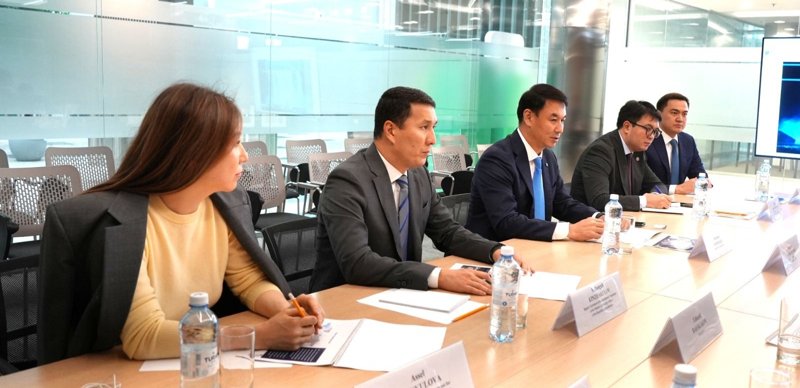 Аким Алматы обсудил модернизацию очистных сооружений с компанией World ...