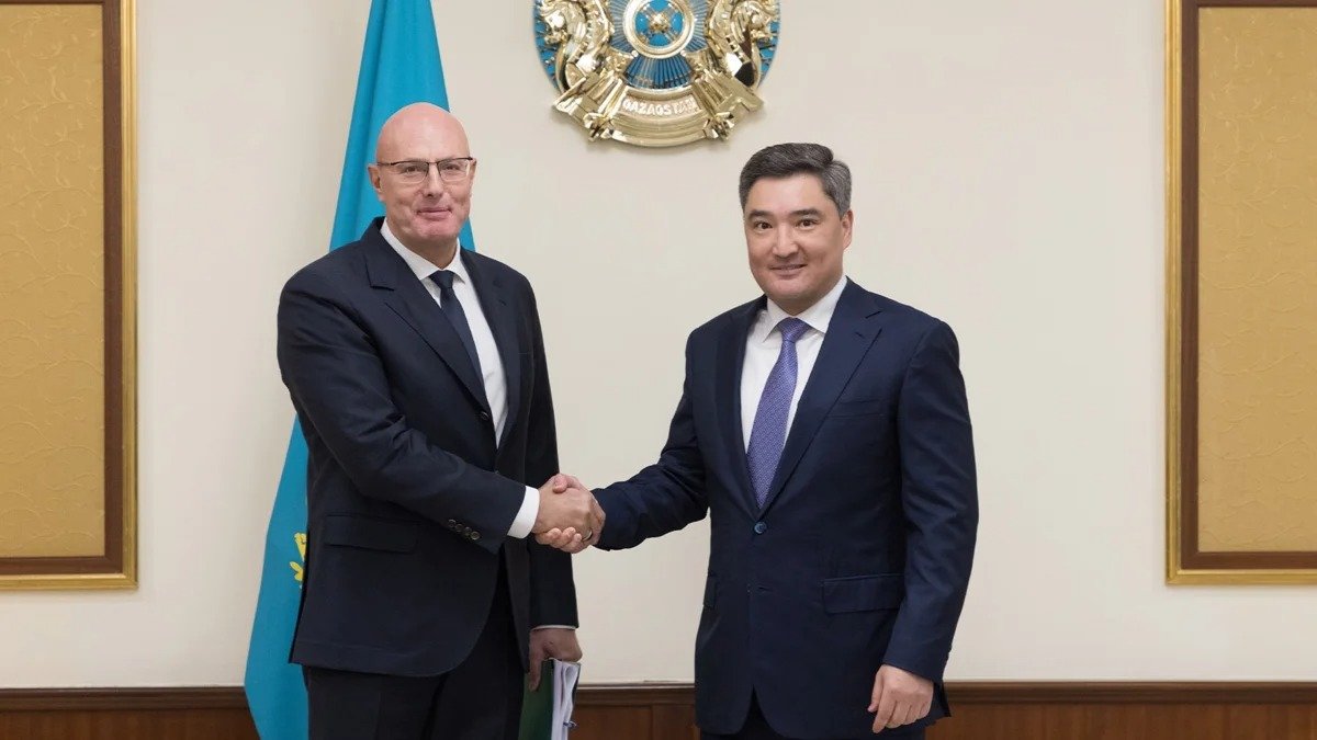 Kazakh PM Bektenov meets with Russian Deputy PM Chernyshenko