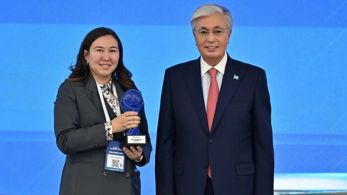 Kazakh President awards AI SANA Generative Nation contest winners