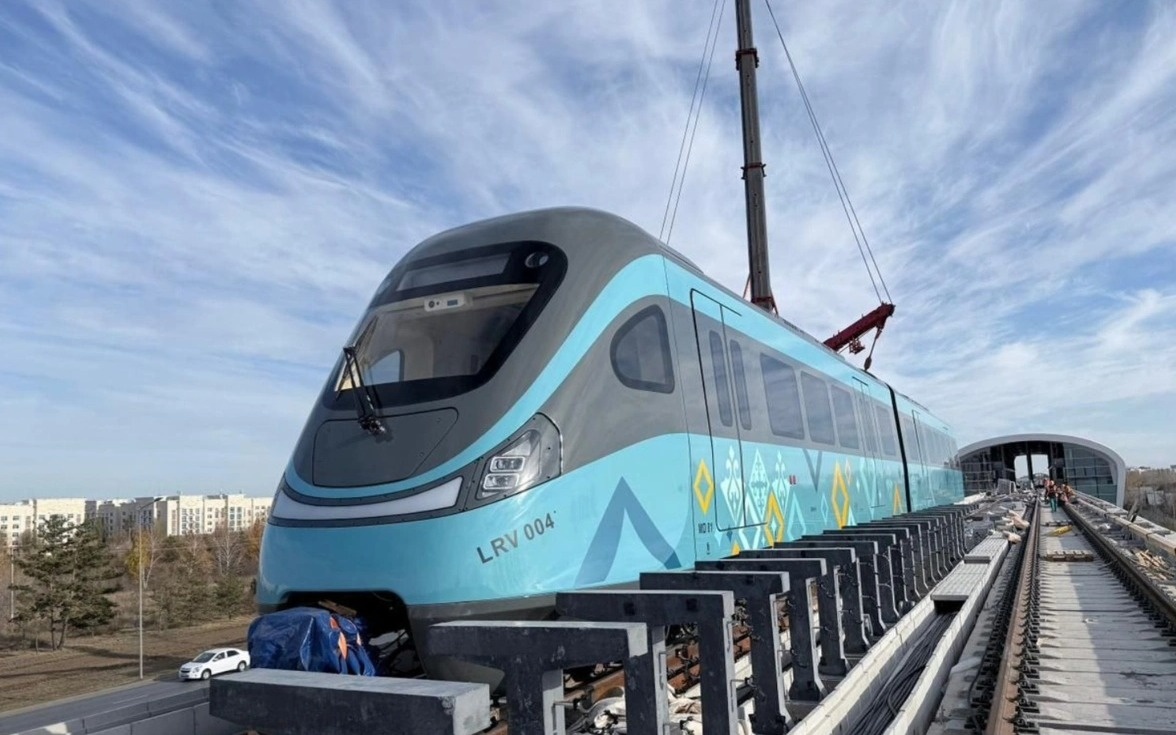 Third LRT train lifted onto track in Astana