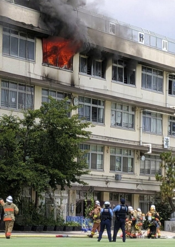 10 injured as fire breaks out at elementary school in Japan